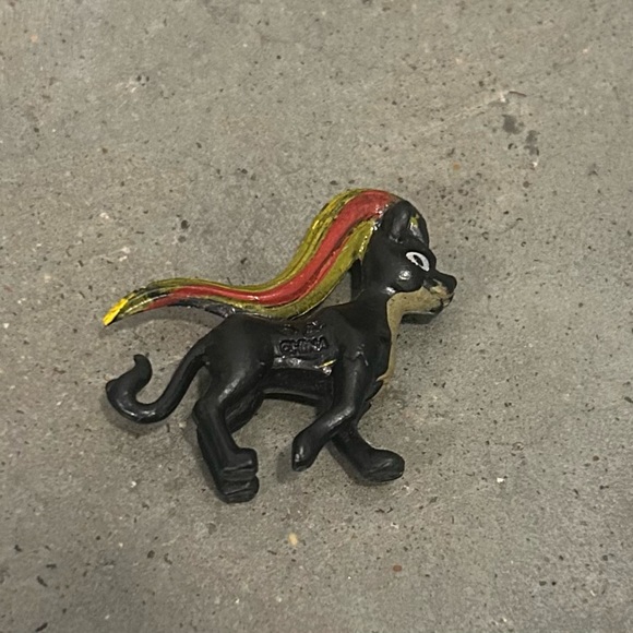 Toys | Pokemon 200s Mini Vinyl Rl Gumball Miniature Size Pyroar Female ...